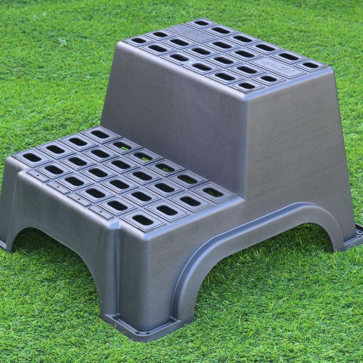 MGI Milenco Double Step – World Of Camping